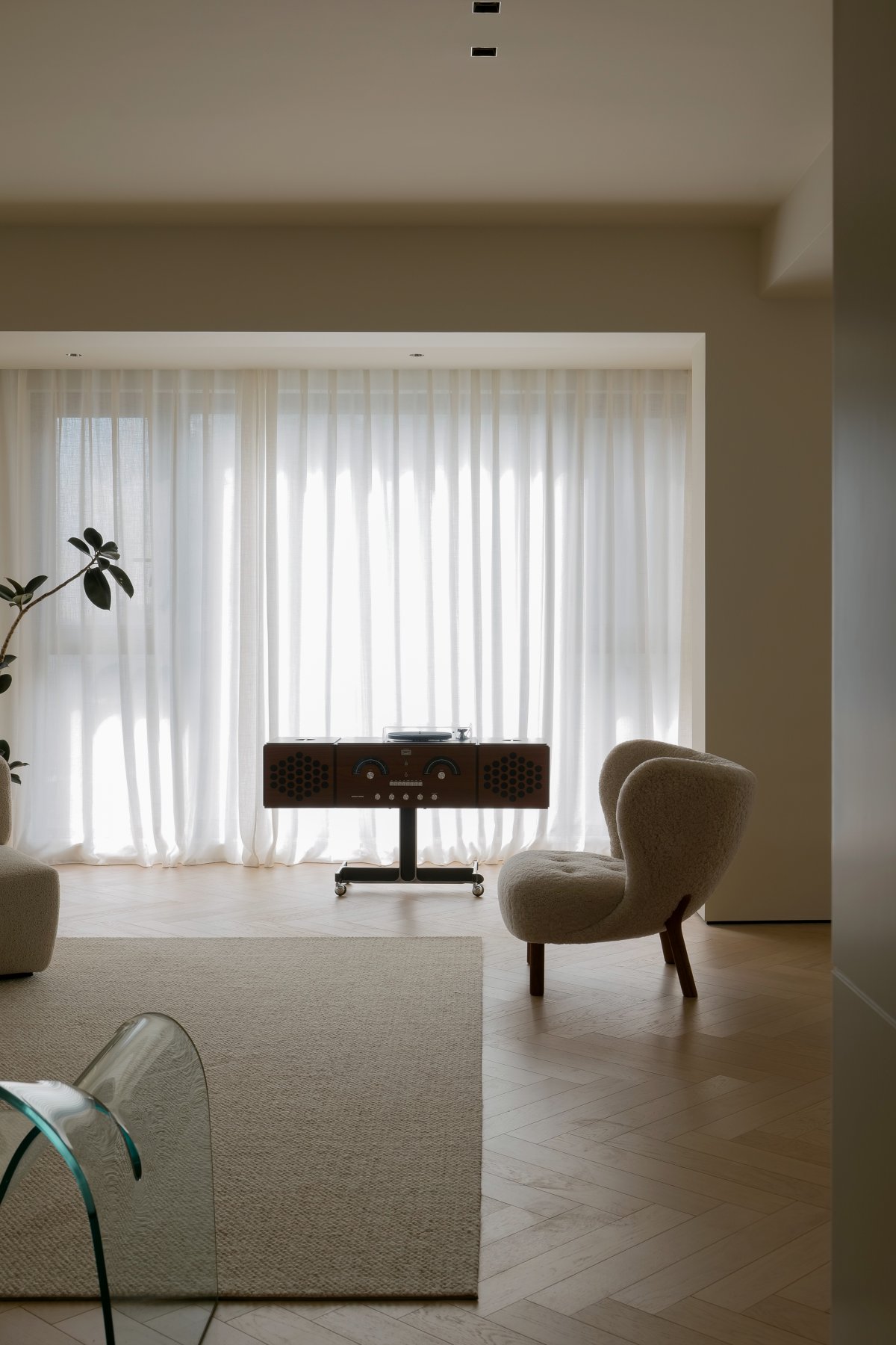 YINJISPACE - Zhui Yu Studio x A Silent Whisper